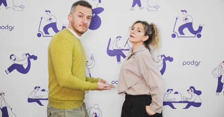 Άσπρα, κόκκινα, κίτρινα, μπλε | Podcast Χίλιες και μία λέξεις